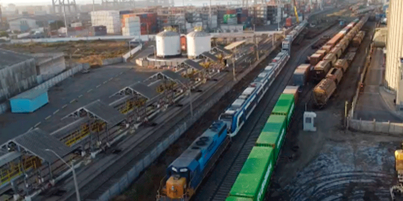 Sitúan sobre vías del Terminal Intermodal Barrancas a nuevos trenes para servicio inter-regional ...